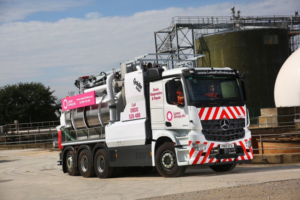 Manoeuvrable Mercedes-Benz Arocs vacuum tankers clean up for Lanes ...